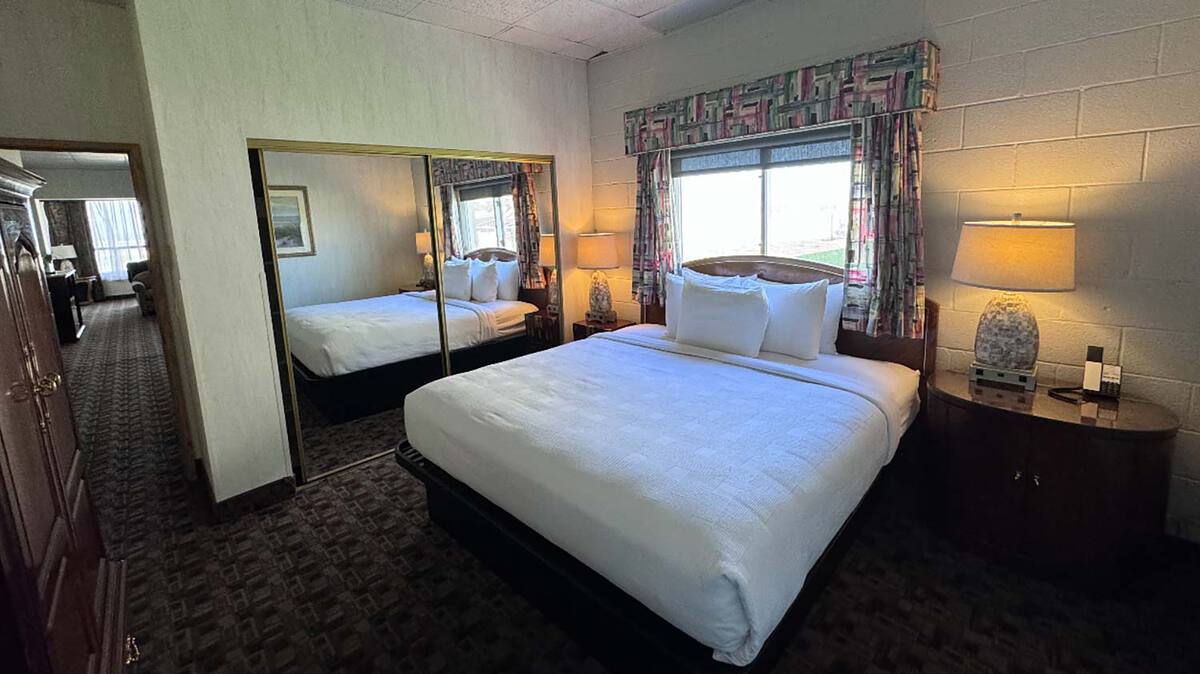 2 Rooms King Suite with Moderate Ocean View | Promenade Inn & Suites