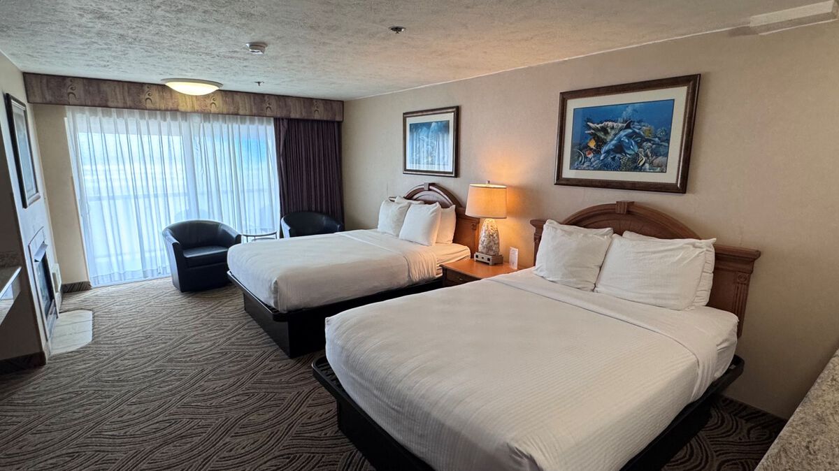 Two Queens Premium Ocean View-Balcony and Kitchen | Promenade Inn & Suites