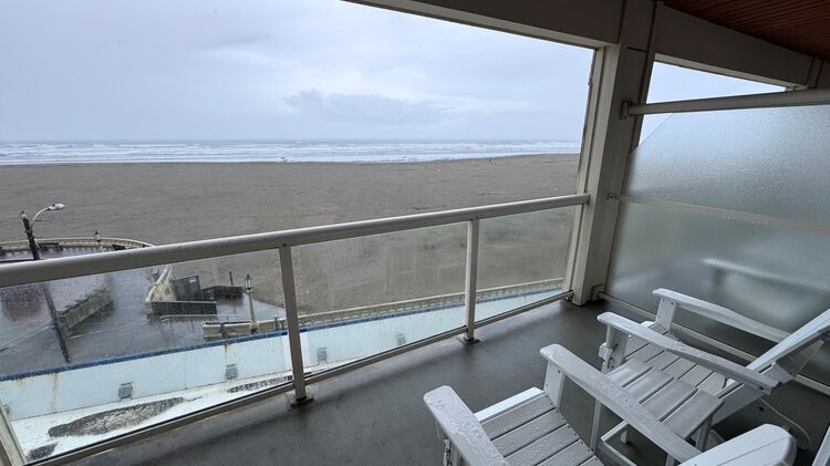 Single King Moderate Ocean View-Balcony and Kitchen | Promenade Inn ...